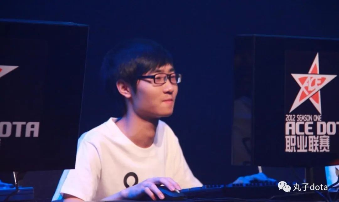 谁是靠DOTA2直播赚钱最多的人？身价千万的zhou和longdd也不及yyf