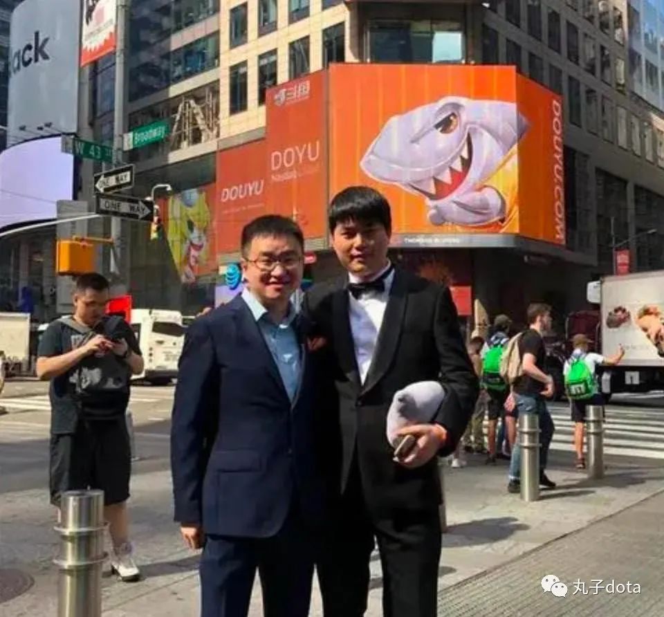 谁是靠DOTA2直播赚钱最多的人？身价千万的zhou和longdd也不及yyf