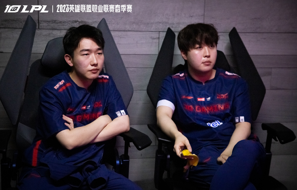 应该JDG赢WBG的！被翻盘后红米教练接受采访，全胜夺冠梦想破碎了