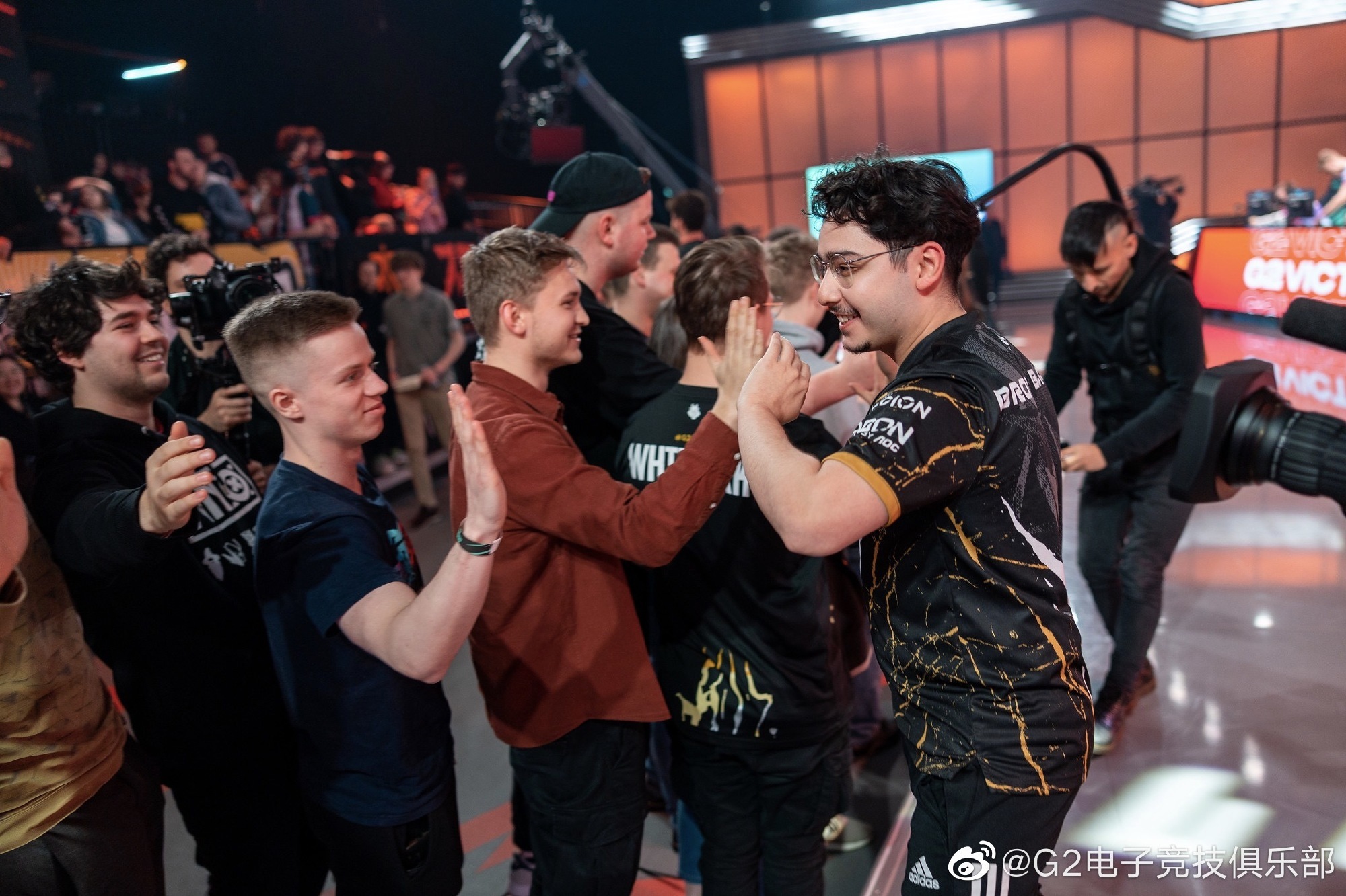 联盟日报：何猷君卸任NIP董事长职务；LEC小组赛分组