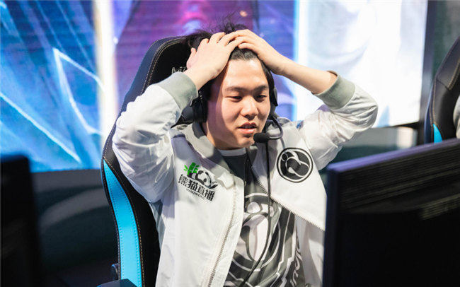 韩国网友为iG加油，称iG队伍中有很多韩援，也算是韩国队伍