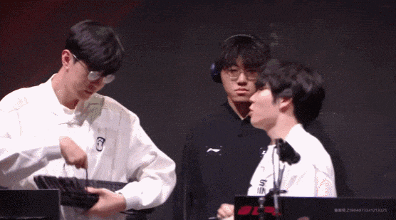 IG 淘汰 Rookie 甩锅；姿态喊话 Doinb：我罩着你；Doinb ：NIP 没那么强；Bin被剥夺世一上称号！_腾讯新闻