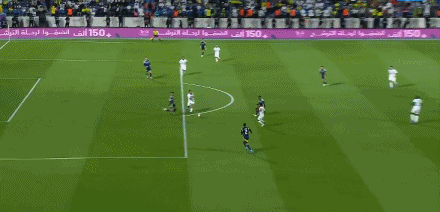 利雅得新月4-1利雅得胜利夺新赛季首冠，米特罗维奇2传1射_腾讯新闻