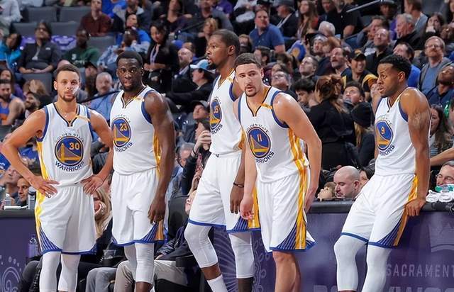 在NBA完成连冠有多难？历史仅7队达成，一队5次做到_腾讯新闻