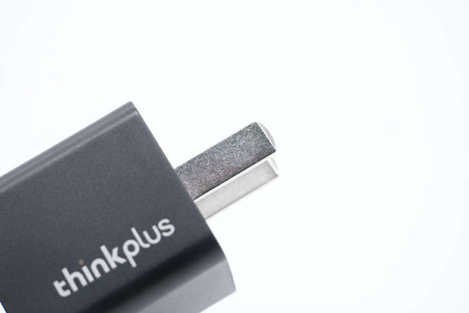 钰泰电源方案助力产品小型化，thinkplus迷你20W充电器拆解_腾讯新闻