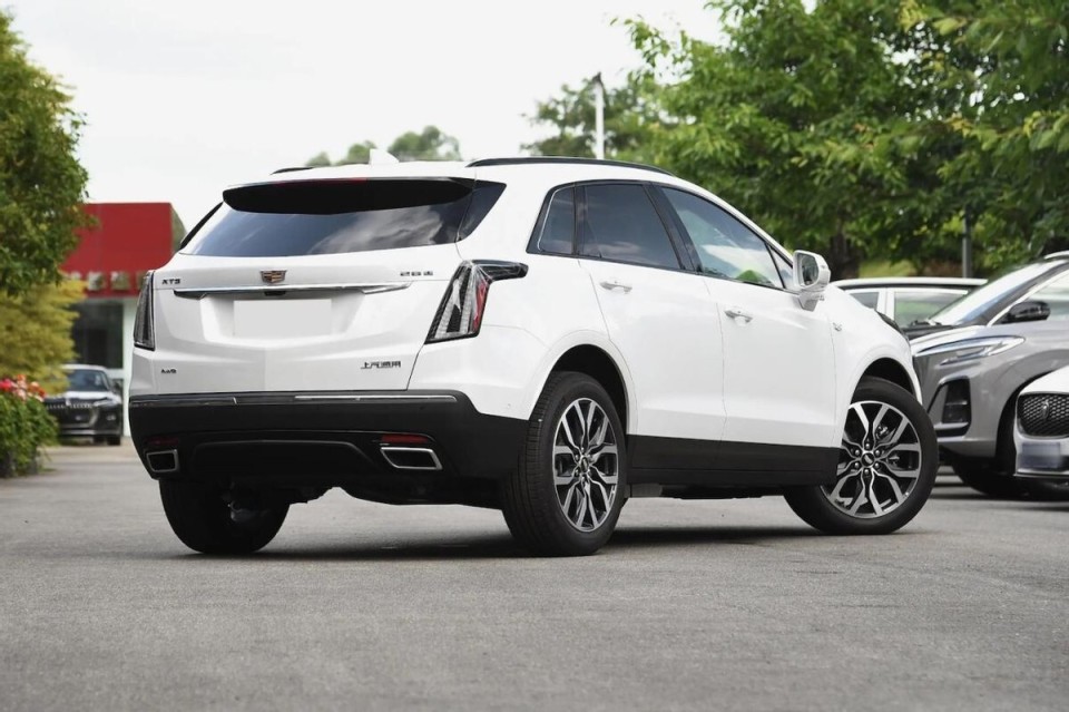 凯迪拉克拿出诚意，XT5降至24万内，配2.0T+9AT动力，不香？_腾讯新闻