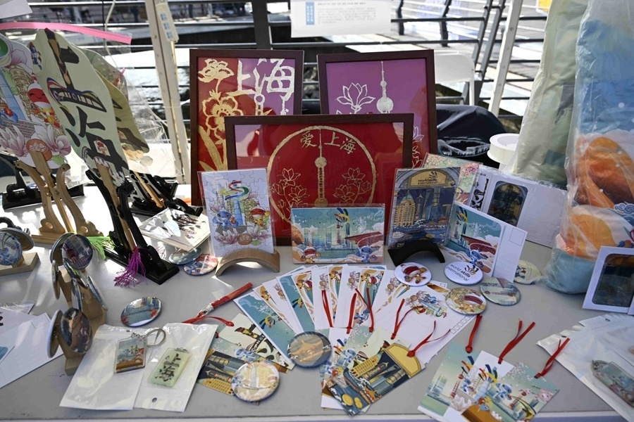 周末，徐汇滨江舞台上，职校“创意集市”热闹非凡_腾讯新闻