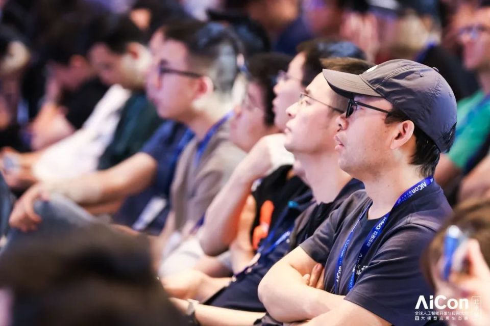 AICon 2024 重磅开幕！60 余位大咖干货集结：20 年来云首次革命性变化、大模型才刚刚开始……_腾讯新闻