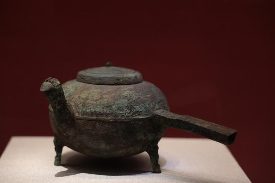 麟趾金、马蹄金、最早孔子像……海昏侯刘贺墓珍宝首度来穗_腾讯新闻