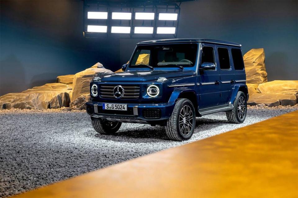 新款奔驰大G全球首次公开！一篇文章让你了解都有哪些更新！_腾讯新闻