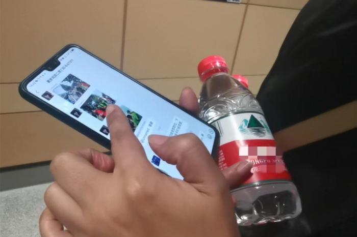 K396次列车上的研学团：44个孩子徒步12公里脱困_腾讯新闻