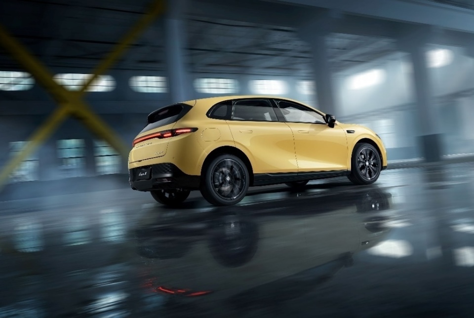 10.58万起，零跑Lafa5开启预售，重新定义Z世代“高颜值运动轿跑”新标准_腾讯新闻