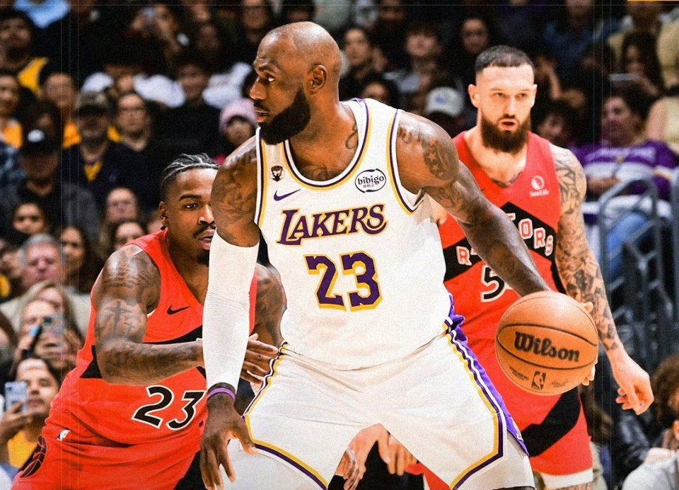 湖人110-93大胜猛龙，东契奇复出，最佳球员不是詹姆斯，是艾顿！_腾讯新闻