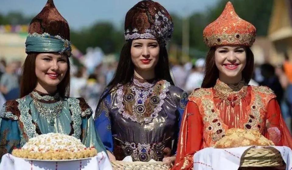 俄罗斯人、乌克兰人，还是鞑靼人？从历史角度看克里米亚究竟归谁_腾讯新闻