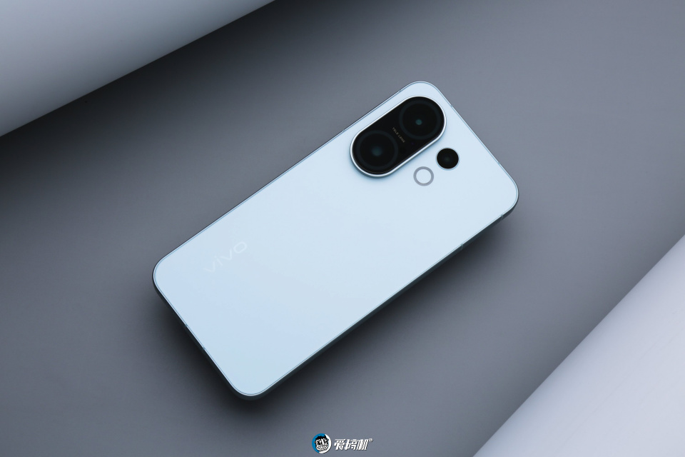 猛男难防，vivo S30 Pro mini评测：小屏+6500mAh电池+潜望长焦_腾讯新闻