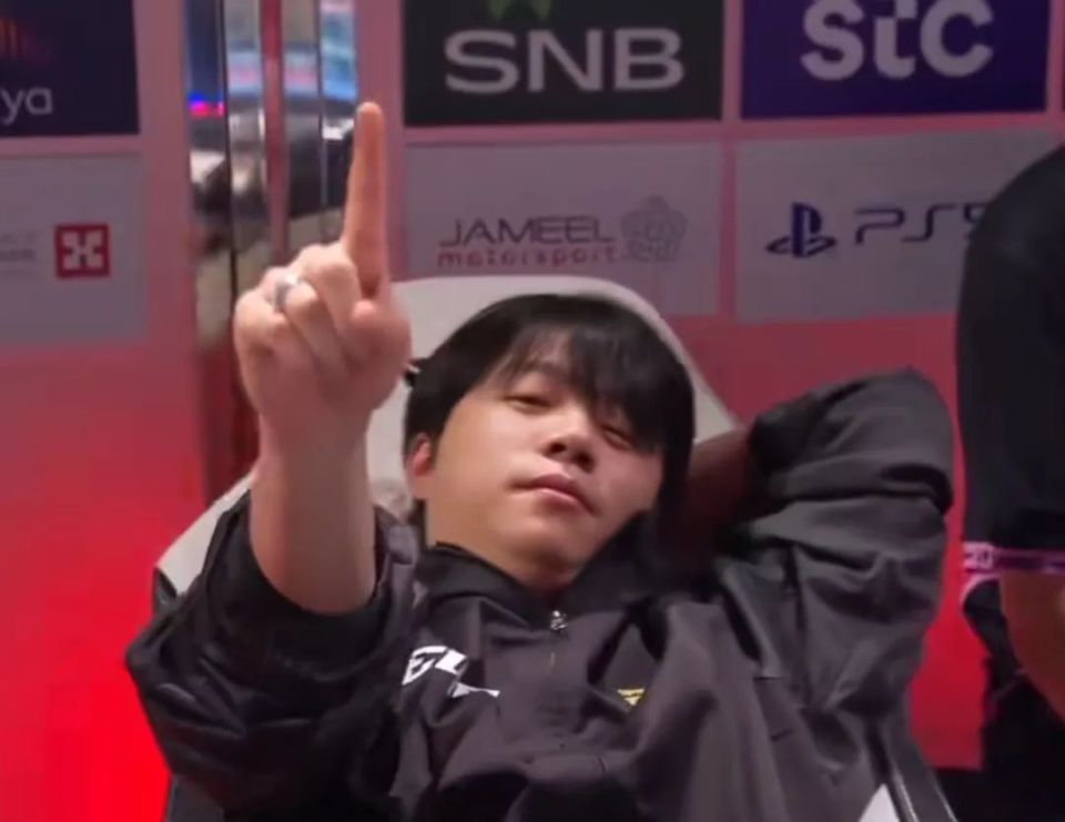 承载着MDY所有人梦想的VKG，带着CN APEX站在了世界顶峰！_腾讯新闻