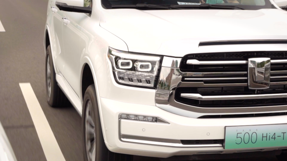 轻松干上大陡坡！试驾坦克500Hi4-T_腾讯新闻