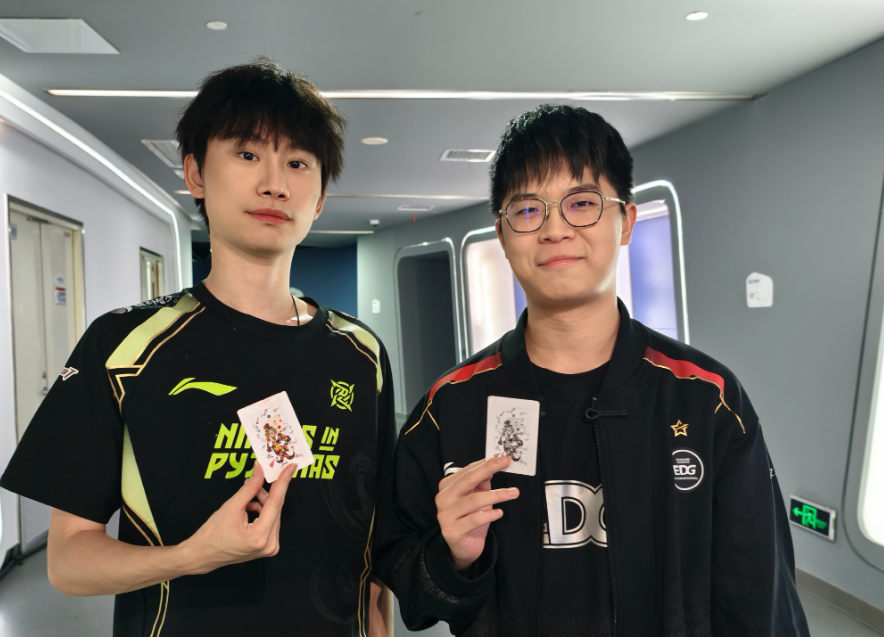 JKL首获常规赛MVP，TheShy重返巅峰拿一阵上单，Bin无阵被嘲，第三赛段奖项出炉_腾讯新闻