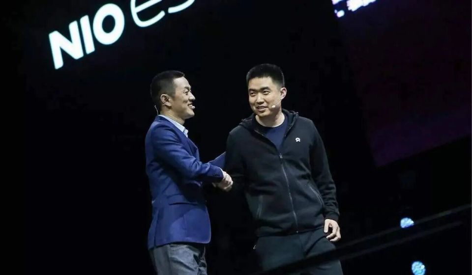理想L9L问世、蔚来ES9入场，2026年旗舰SUV决赛圈开打_腾讯新闻