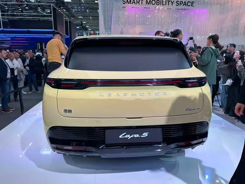 2025慕尼黑车展新车汇总：零跑Lafa5/新世代BMW iX3领衔_腾讯新闻