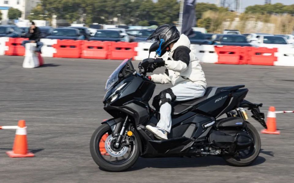 评测丨本田ADV350，同为国内生产，震撼为什么就这么大？_腾讯新闻