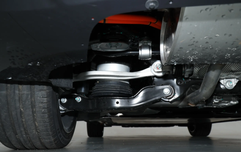 重新定义增程？全新智己LS6上市，800V平台加持，续航长，充电快_腾讯新闻