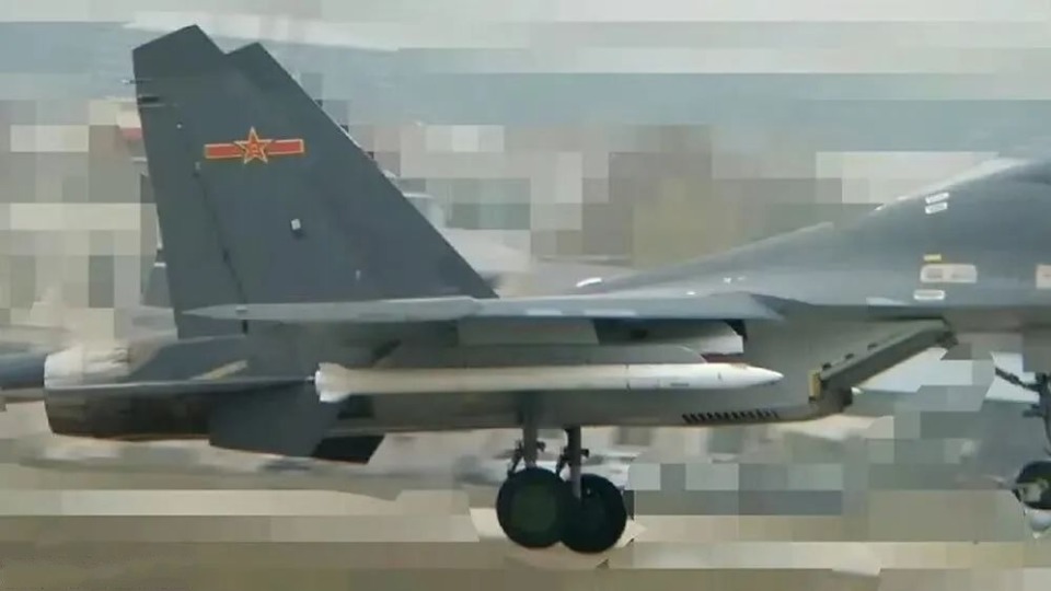 超远程空空导弹对决，美国费尽九牛二虎之力搞的AIM-260，但依然不如“霹雳”系列_腾讯新闻