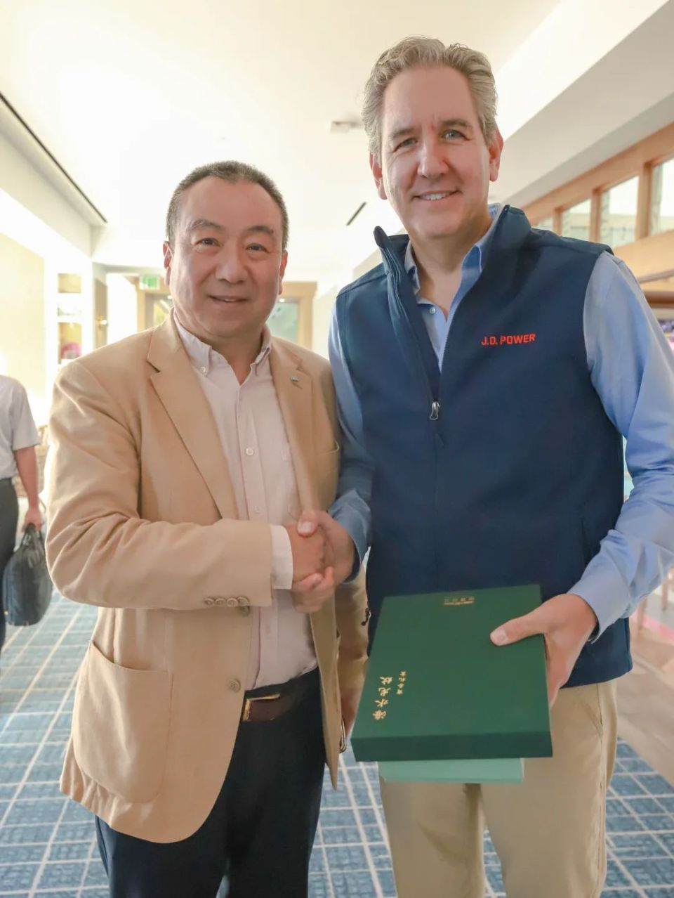 协会资讯 | 中国汽车流通协会会长沈进军与J.D. Power 全球CEO Dave Habiger会面_腾讯新闻