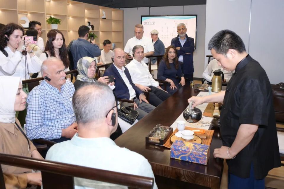 土耳其正发党高级干部考察团参访长白228街坊，在城市更新项目中感受发展脉搏_腾讯新闻