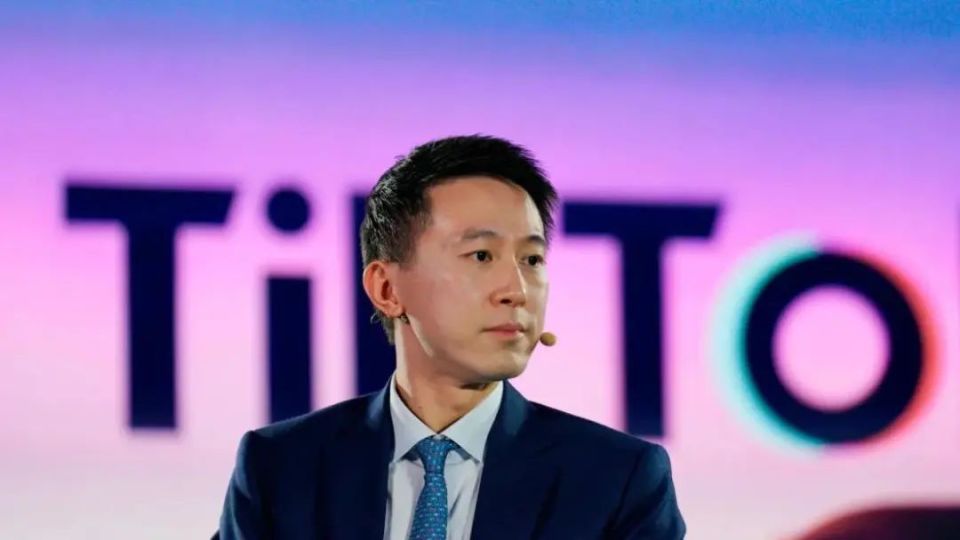 TikTok CEO 周受资，真·新加坡人_腾讯新闻