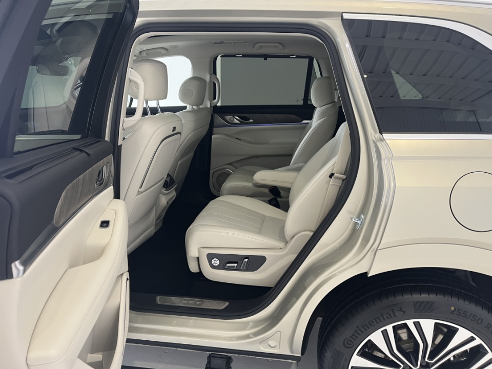 奥德赛车主看魏牌蓝山、腾势D9，6/7座车选SUV还是MPV？_腾讯新闻