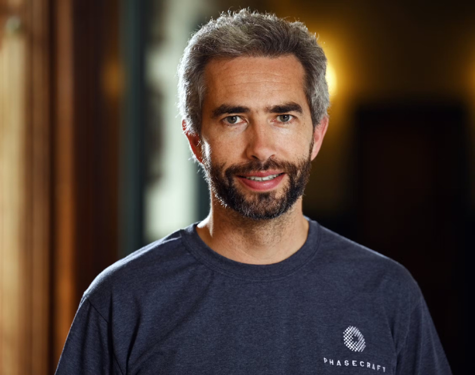 三名教授仅凭量子软件斩获2亿元融资，开发“硬件无关”算法和量子材料数据库，牵手谷歌IBM加速实用化_腾讯新闻