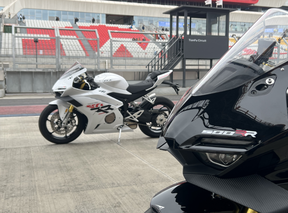 张雪机车500RR价格公布，高配32980元_腾讯新闻