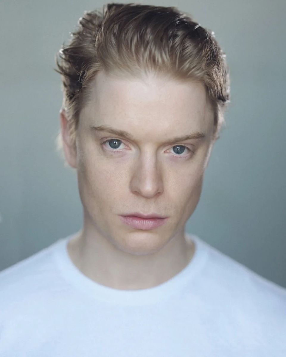 八卦｜看顶级杀手如何优雅上班，两版《豺狼的日子》串起半个英剧圈_腾讯新闻