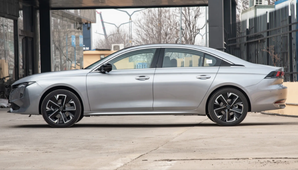 优惠后仅14.67万起售，配1.8T引擎，2025款标致508L值得选择吗？_腾讯新闻