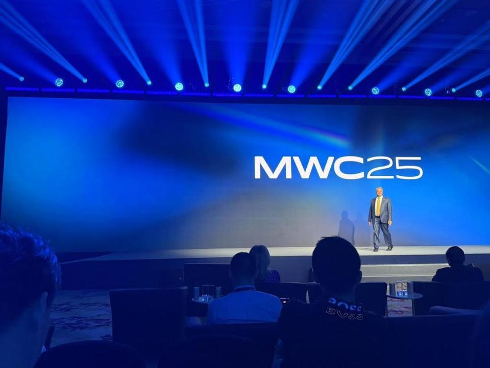 探秘MWC2025上海｜5G-A携手AI，移动通信业路在何方？_腾讯新闻