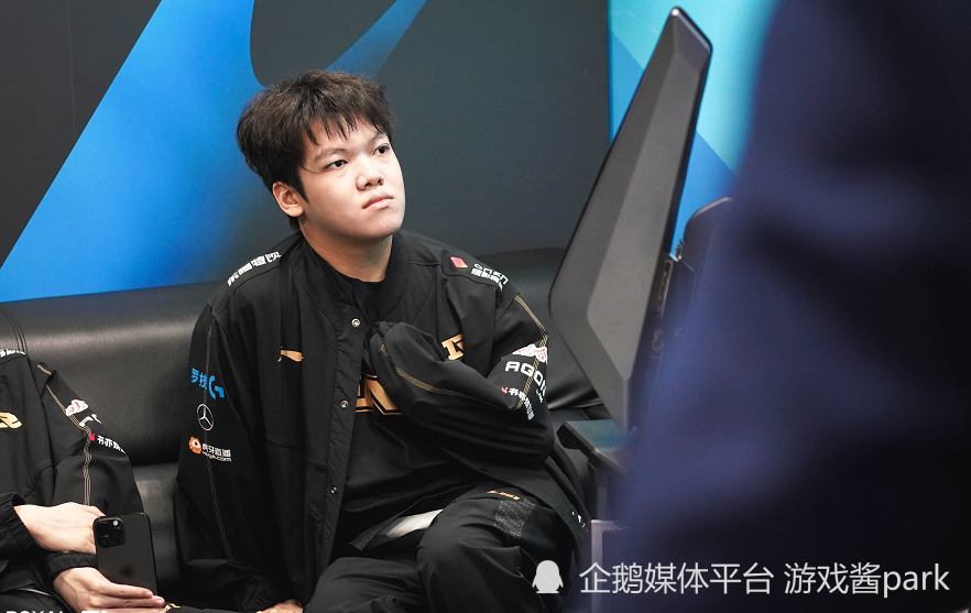 RNG沦为三流战队，4000万组建的阵容或进不了季后赛，谁的锅？
