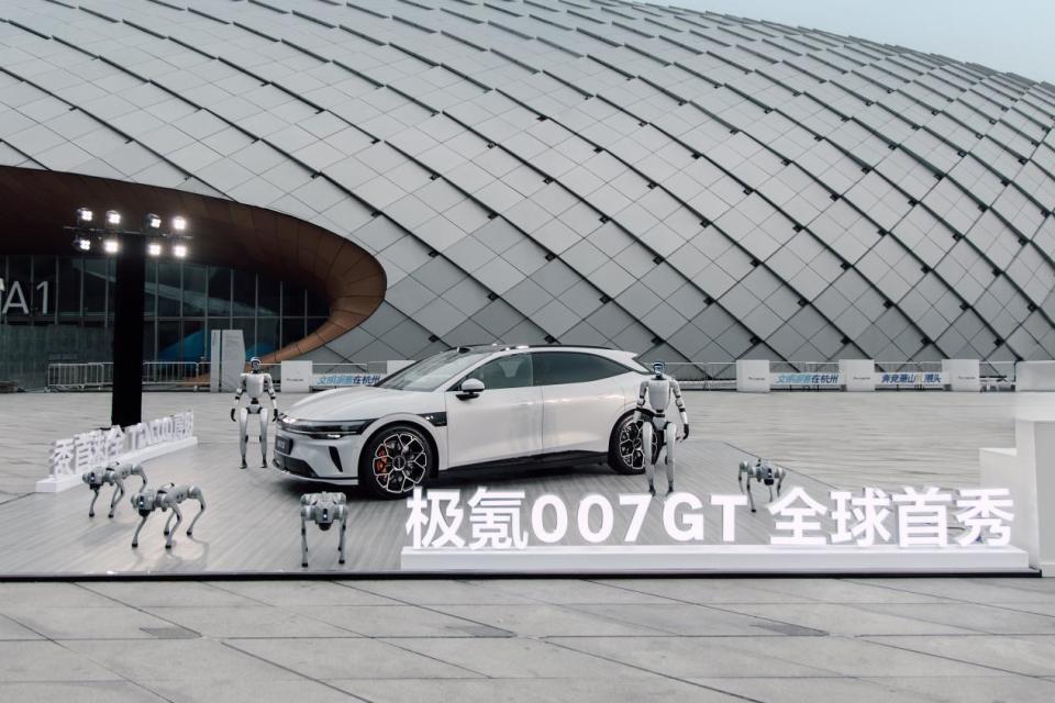 轴距2925mm，最大续航825km，极氪007 GT前景如何？_腾讯新闻