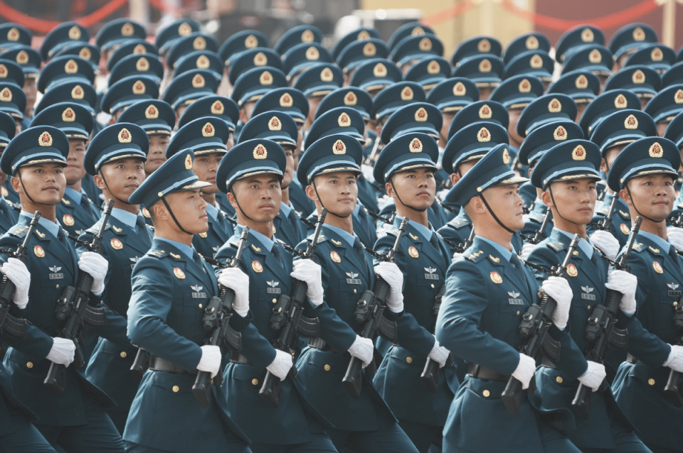 每日一词 | 纪念中国人民抗日战争暨世界反法西斯战争胜利80周年阅兵 military parade to mark the 80th ...