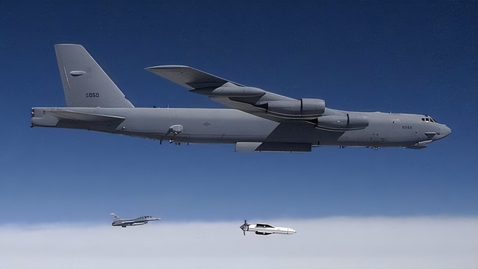 “老当益壮”的典型——B-52重大改造后将服役至本世纪中叶_腾讯新闻