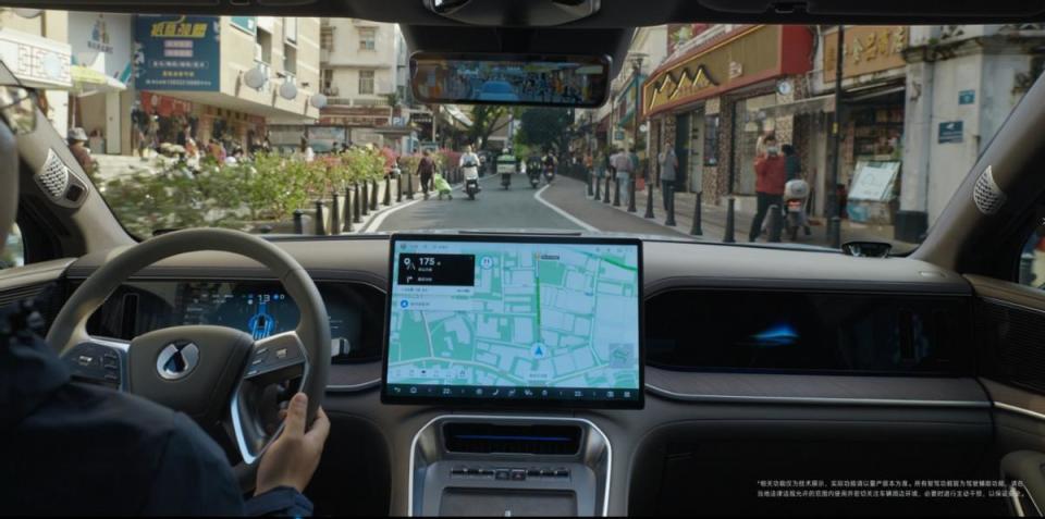 腾势N9以180km/h时速通过鱼钩测试，高速路上的实际应用价值在哪_腾讯新闻