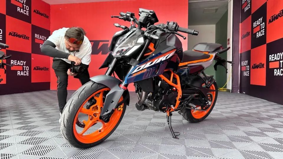 售价39800元！KTM 390 Duke新款国内上市，外观、配置、性能全面升级_腾讯新闻