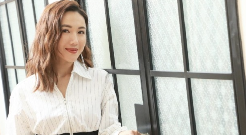 婚讯拖足四年，李施嬅突宣布和圈外未婚夫分手，俩人各走各路！_腾讯新闻