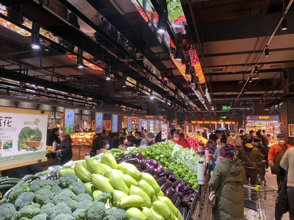 1块钱矿泉水，9.9洗发水，“穷鬼超市”奥乐齐到底是怎么赚钱？_腾讯新闻