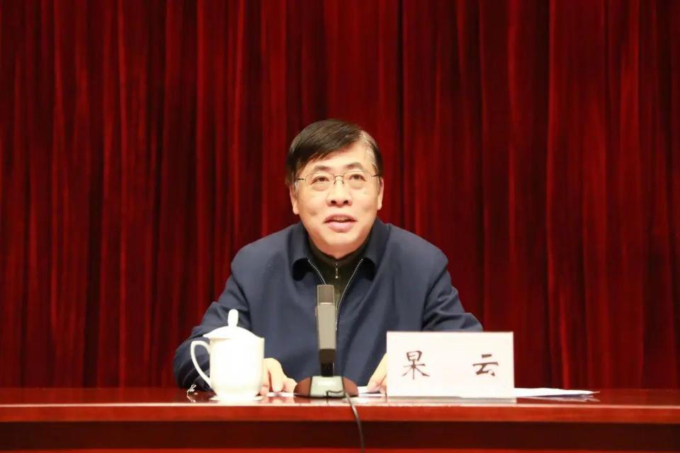 区委书记杲云向区离退休干部通报区情_腾讯新闻