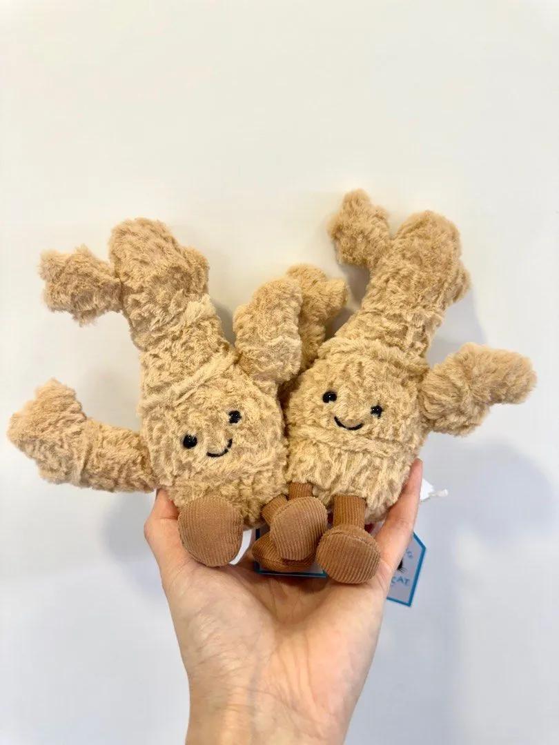 泰国公主拎爱马仕配Labubu！国产“Jellycat”，为什么火爆泰国？_腾讯新闻
