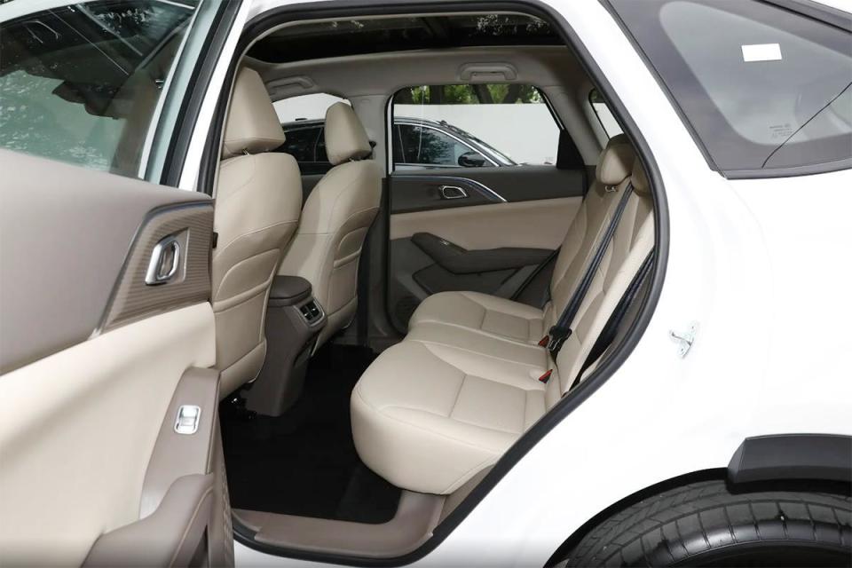 哈弗H6L实车亮相，车长4800mm，两种动力，11月上市_腾讯新闻