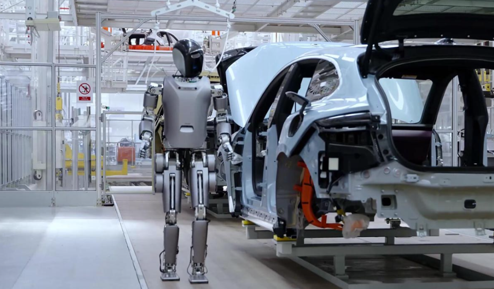 优必选人形机器人Walker S进入蔚来汽车厂“实习” |CyberDaily_腾讯新闻