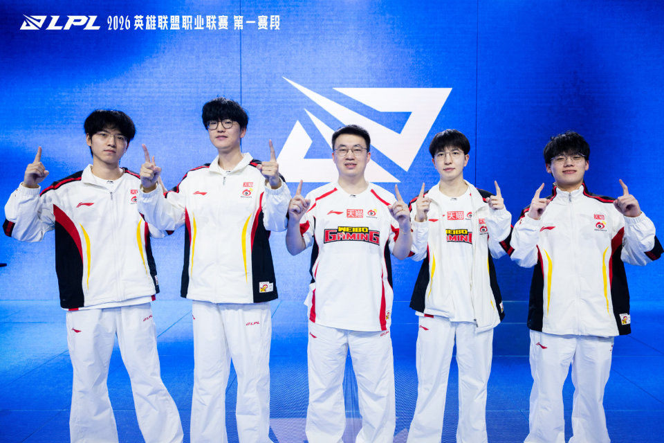 LPL前瞻：Knight首发对战小虎，Rookie能否完成自我救赎？_腾讯新闻