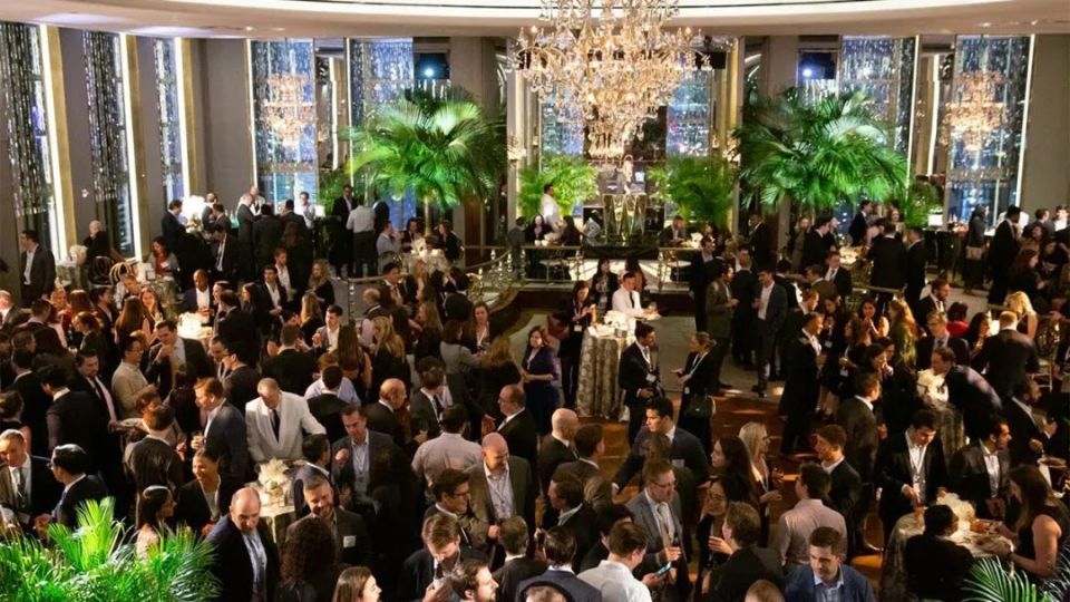 年赚630亿的凯易，竟然放权给一个「外行人」？_腾讯新闻